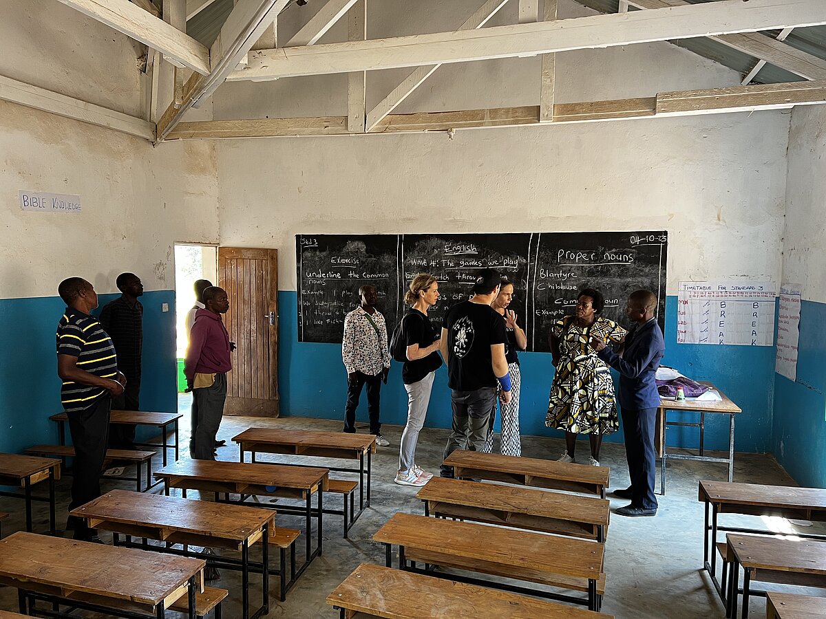 Visit to the LINEAR school in Malawi - Africa | LINEAR